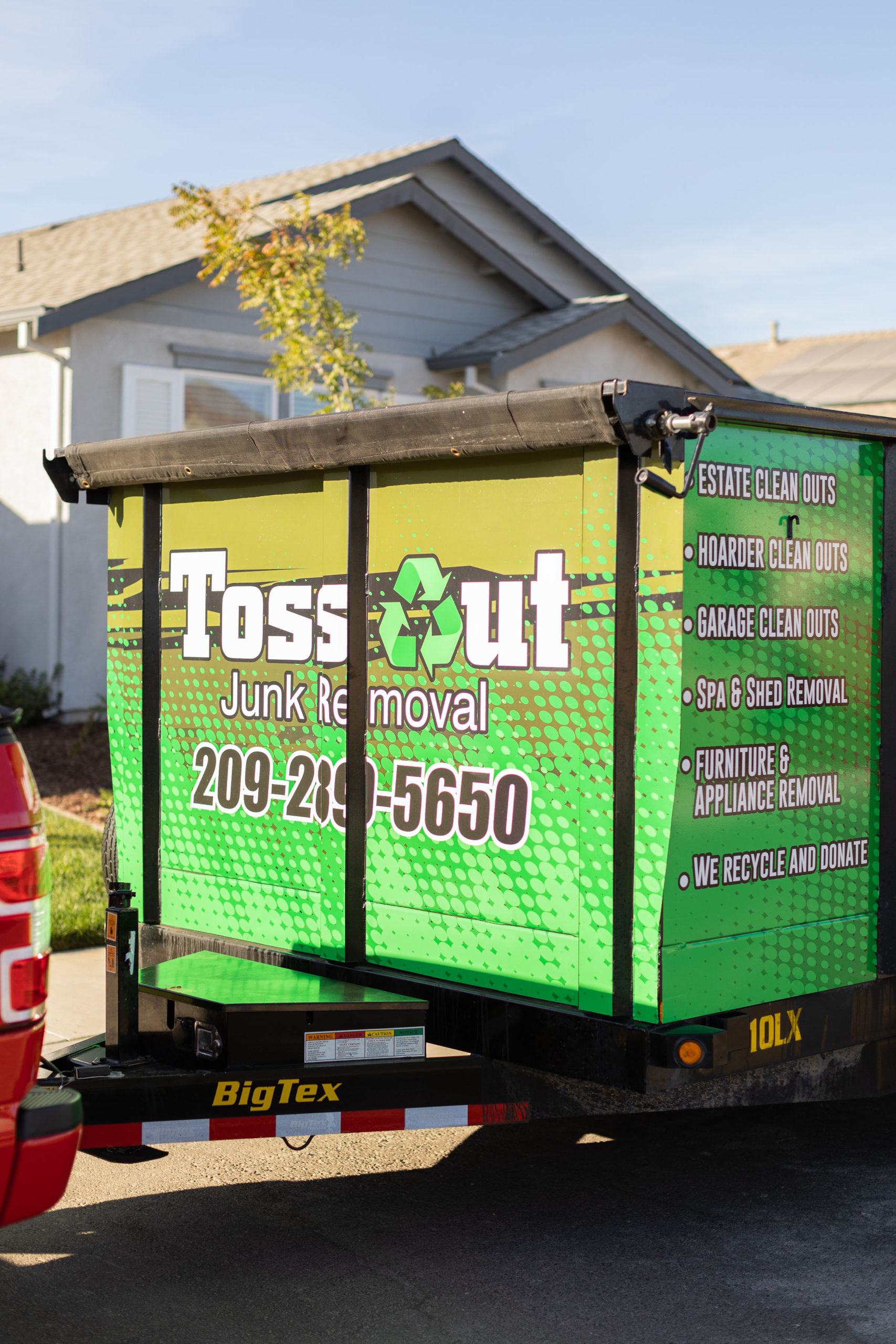 Hoarding Cleanouts | Full-Service | Toss Out Junk Removal